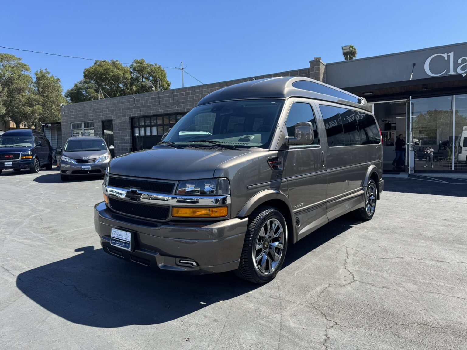 2024 Chevrolet Express 2500
