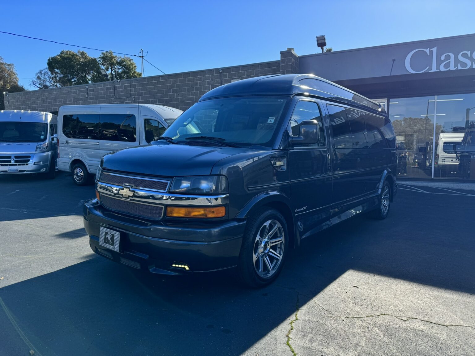 used 2017 Chevrolet Express Vans