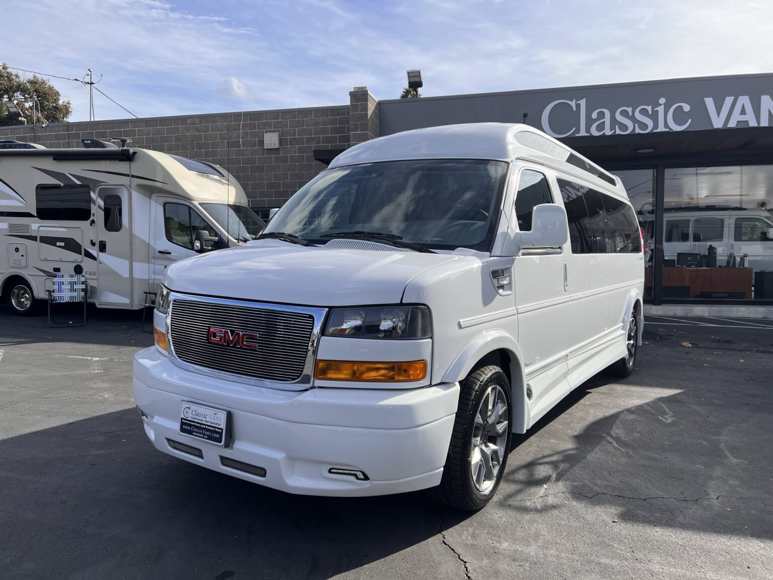 2022 Gmc Savana 9 Passenger Travel Vannull