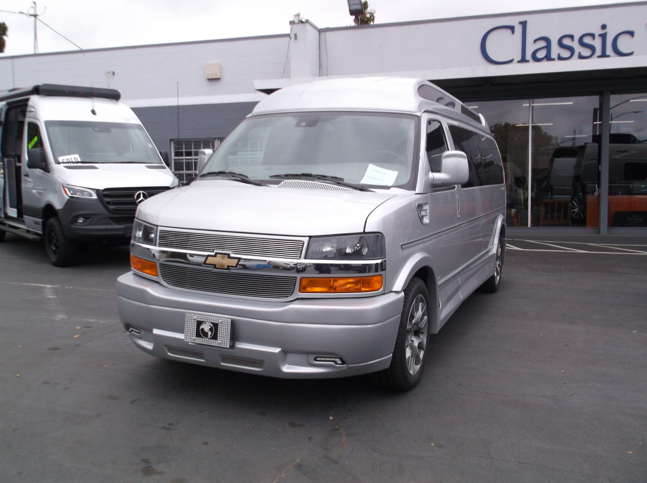 new 2022 Chevrolet Express Vans