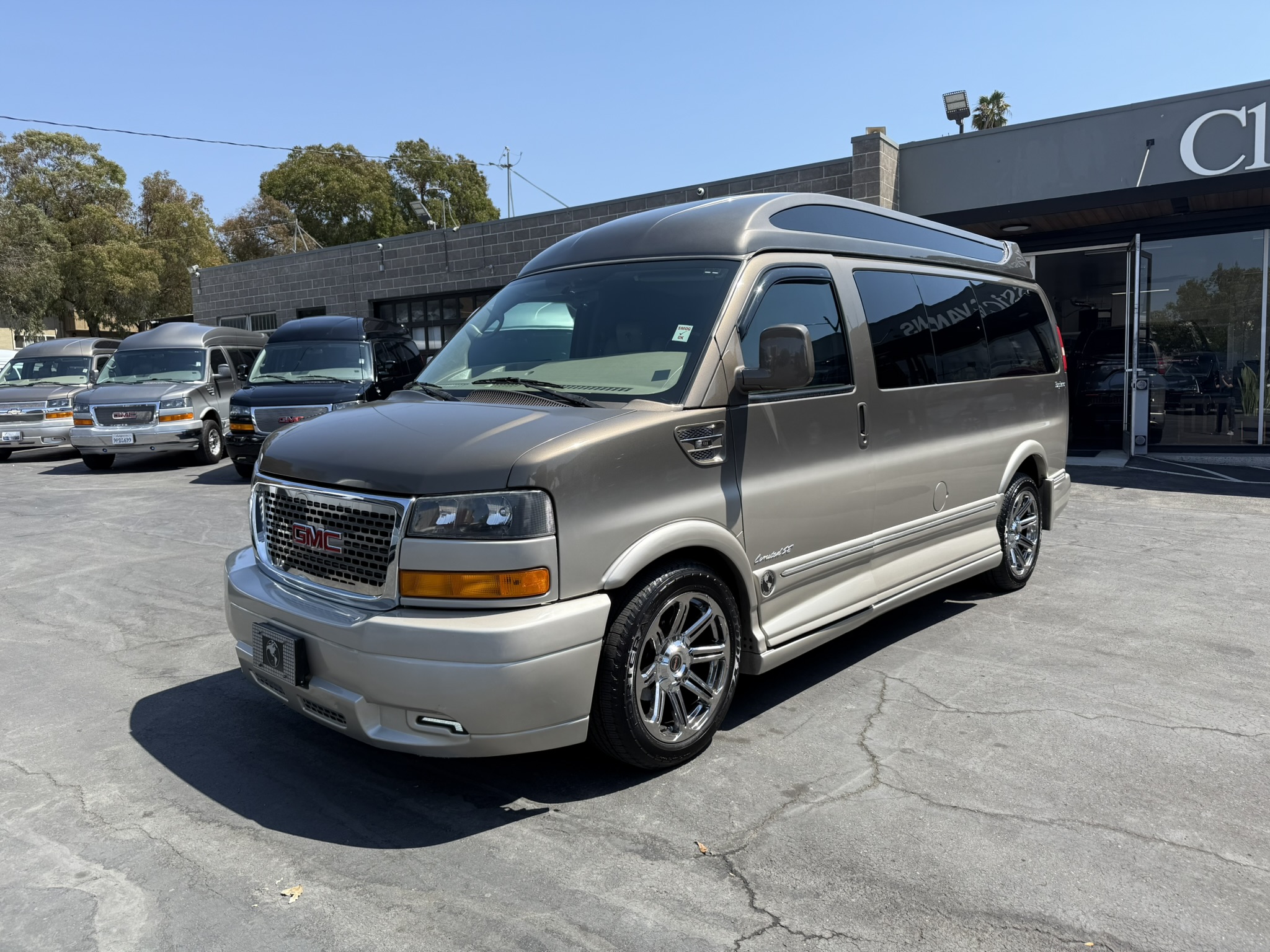 2015 GMC Savana 2500 7 Passenger Explorer Van - Used Conversion Vans ...