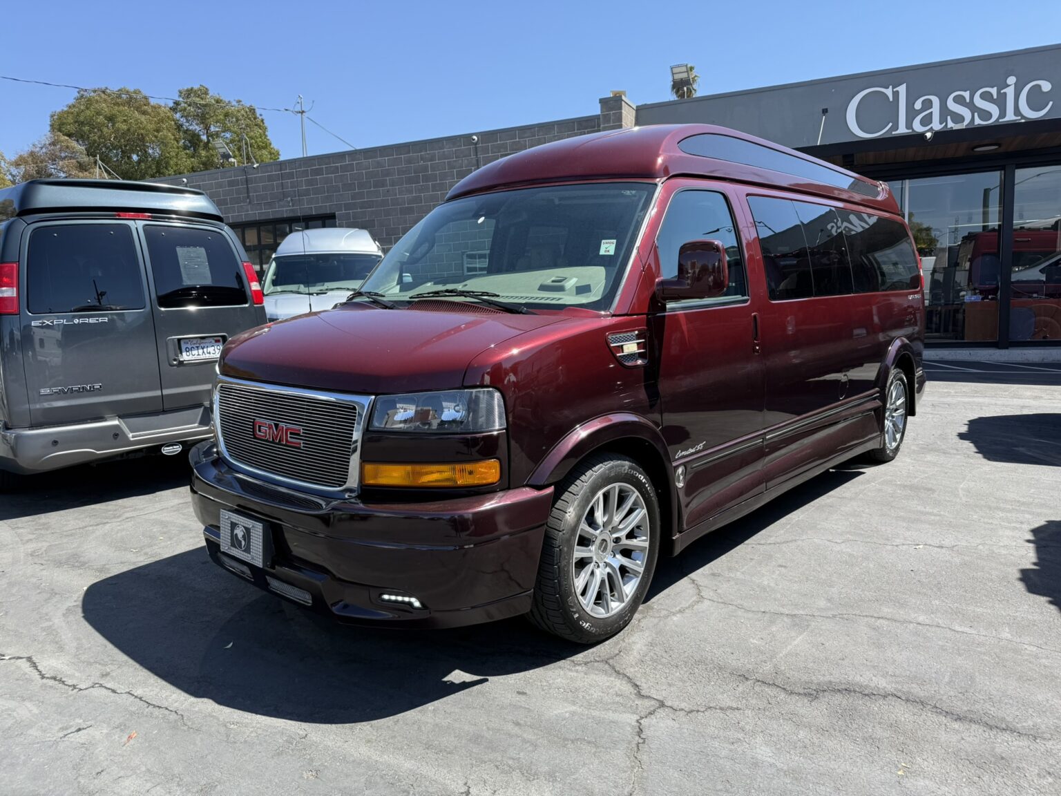 2021 GMC Savana 3500 9 Passenger Explorer Van - Used Conversion Vans ...