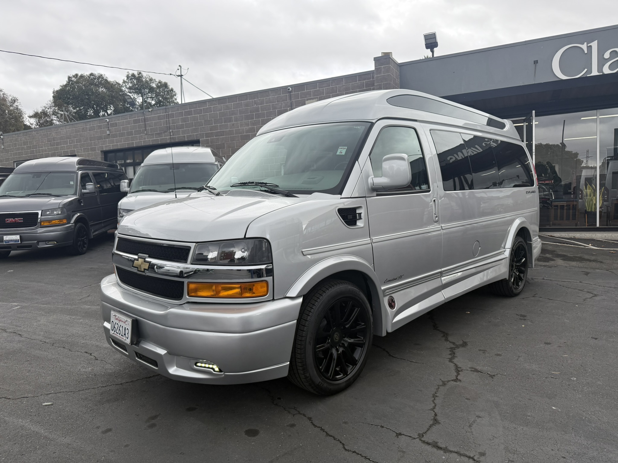 Used Conversion Vans: Used Chevy, Ford, GMC and Dodge Custom Vans