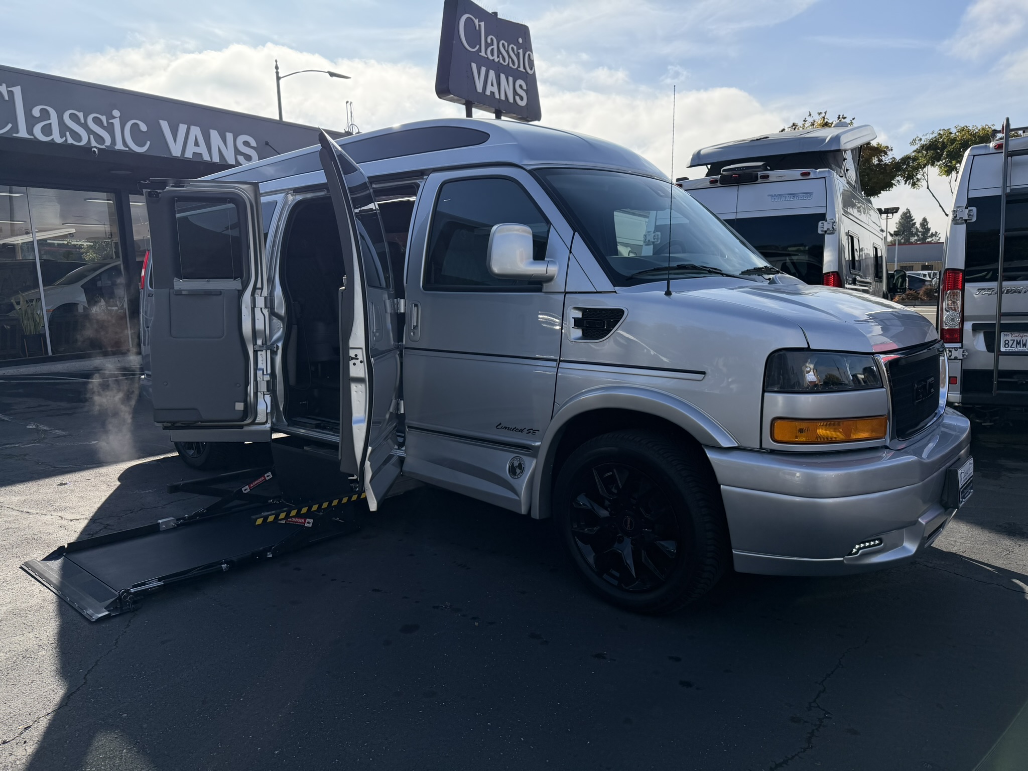 2025 GMC Savana 2500 Braun UVL Explorer Van - Wheelchair Vans for Sale ...